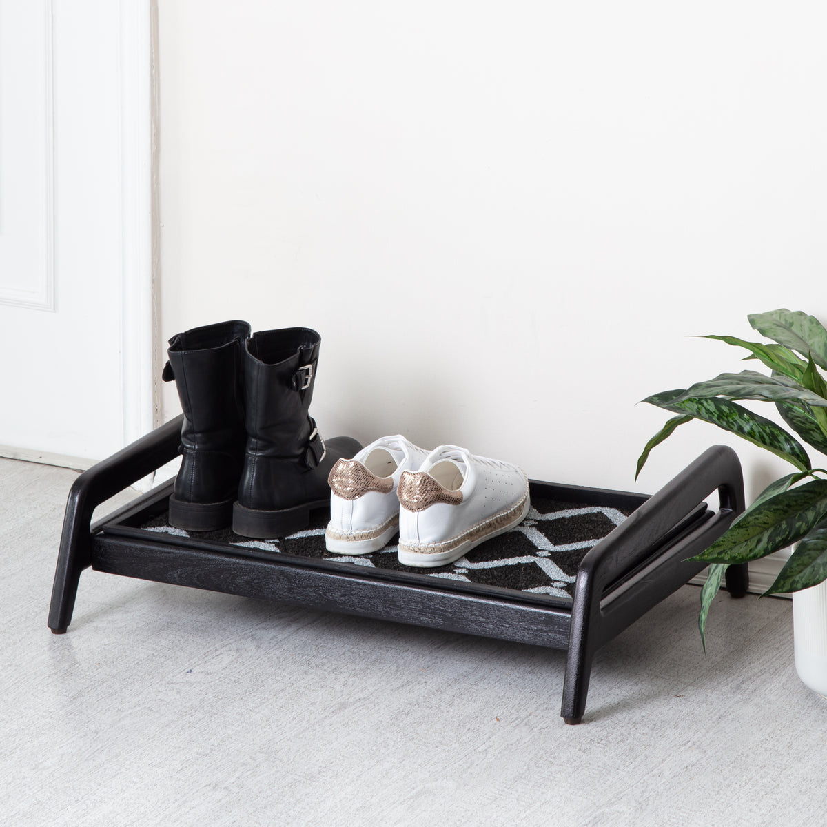 Anji Mountain Wooden Boot Tray Single Tier San Tropez Ivory Black Coir